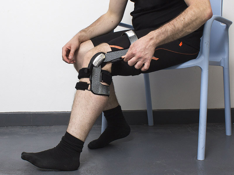 How To Size and Fit Your Donjoy Brace - KneeSupports.com