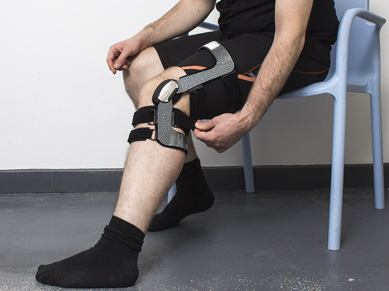 How To Size and Fit Your Donjoy Brace - KneeSupports.com